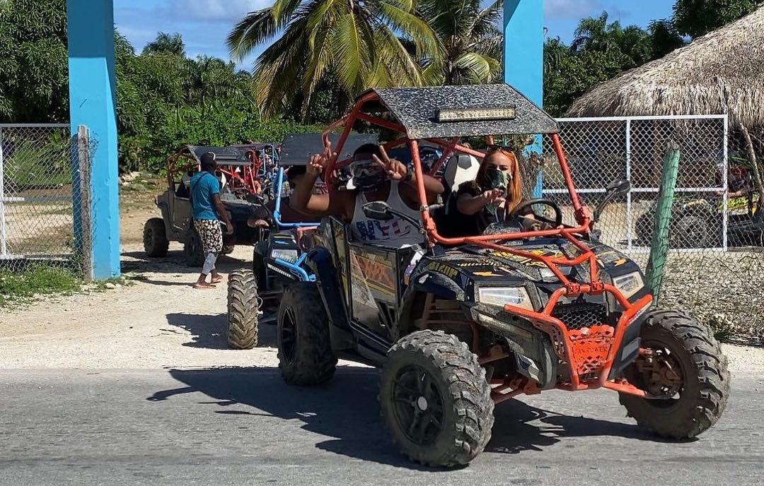 Aventura en Buggies Predator - Salida desde Punta Cana | Caribe Activo